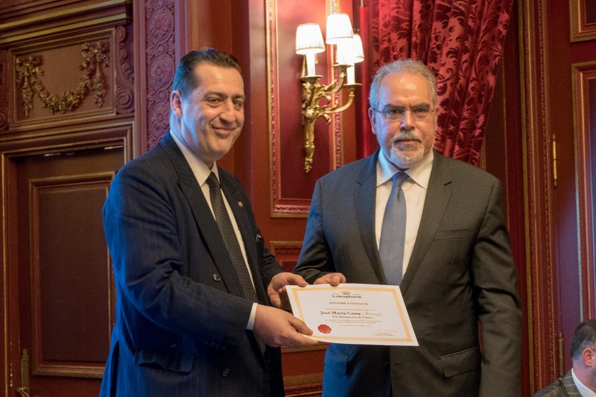 José Maria Costa homenageado em Paris com galardão Personalidade do Ano ...